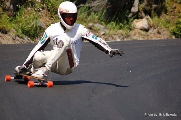 Downhill Longboarding: Do You Have The Right Skills & Mindset?