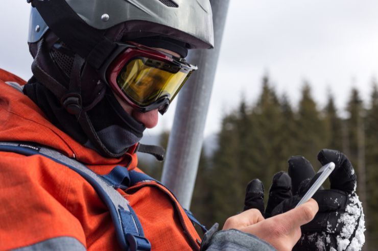 Snowboarding Alone: Pros & Cons (According To Riders)
